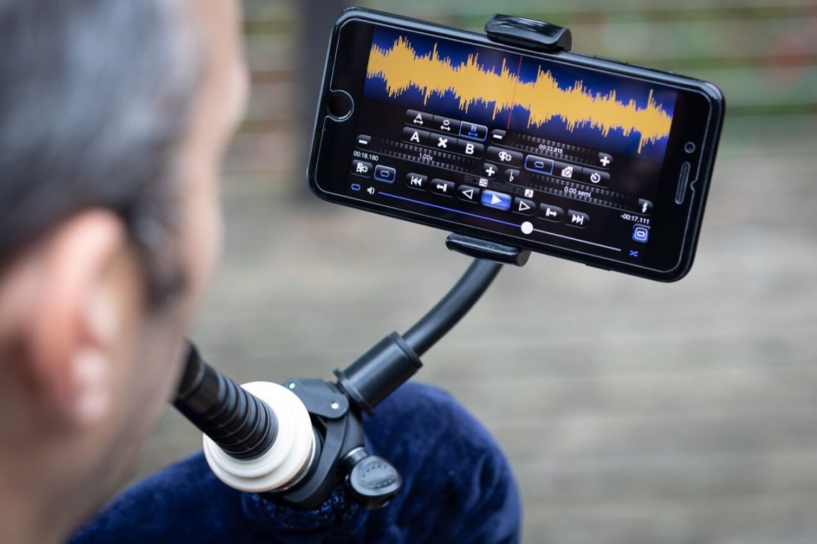 Piper's Advantage™ Bagpipe Phone Mount - BagpipeLessons.com